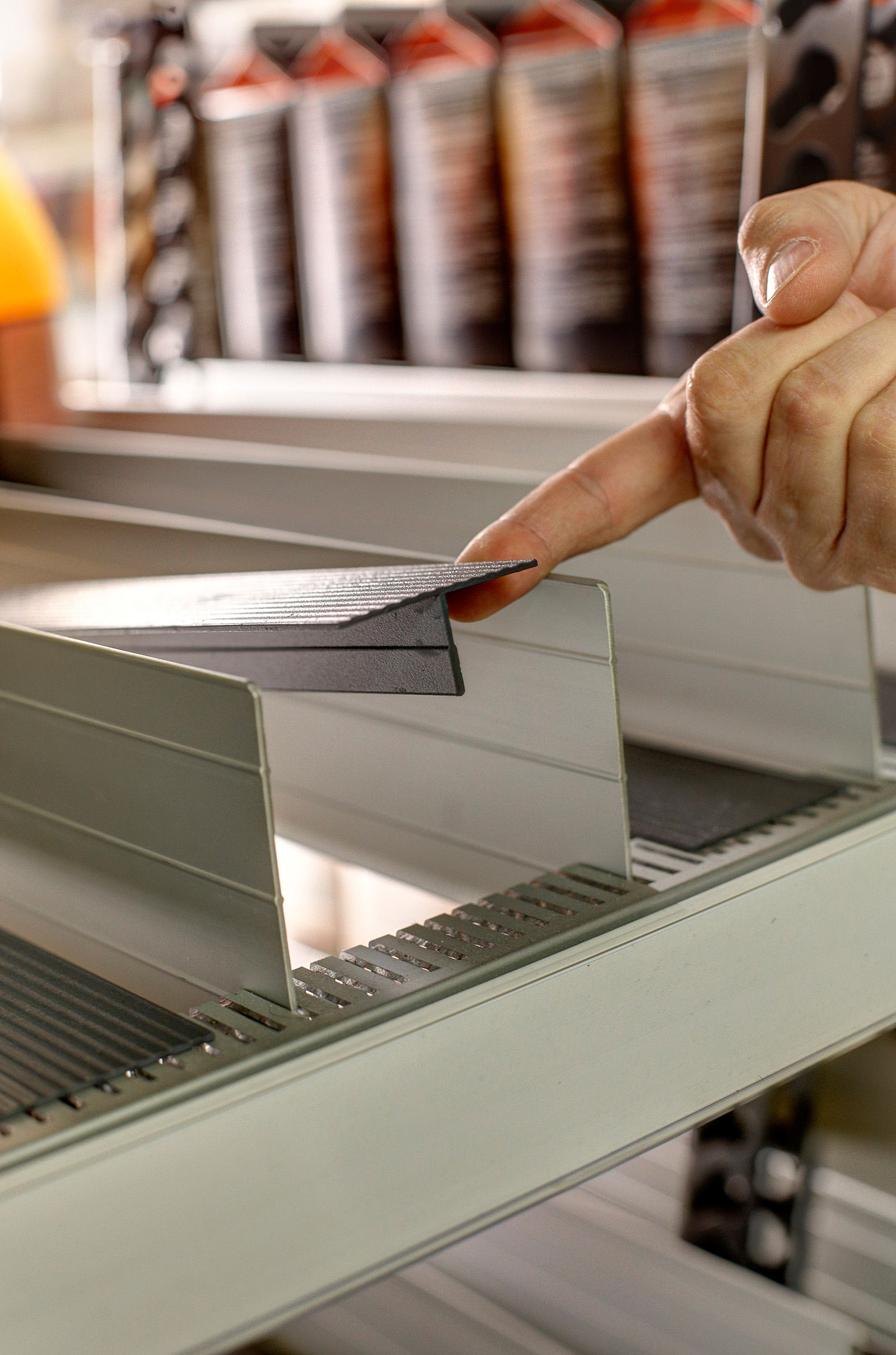 Scanloader self-fronting shelves – ScanTech